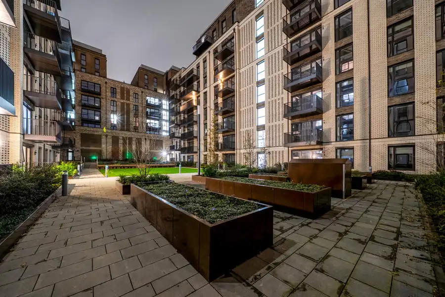 apartment complex clapham