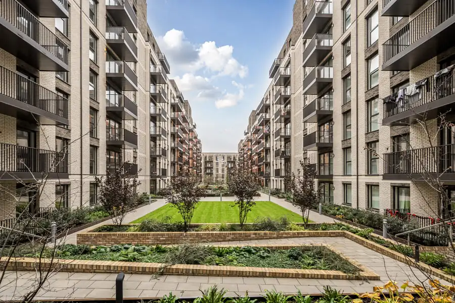 apartment complex clapham